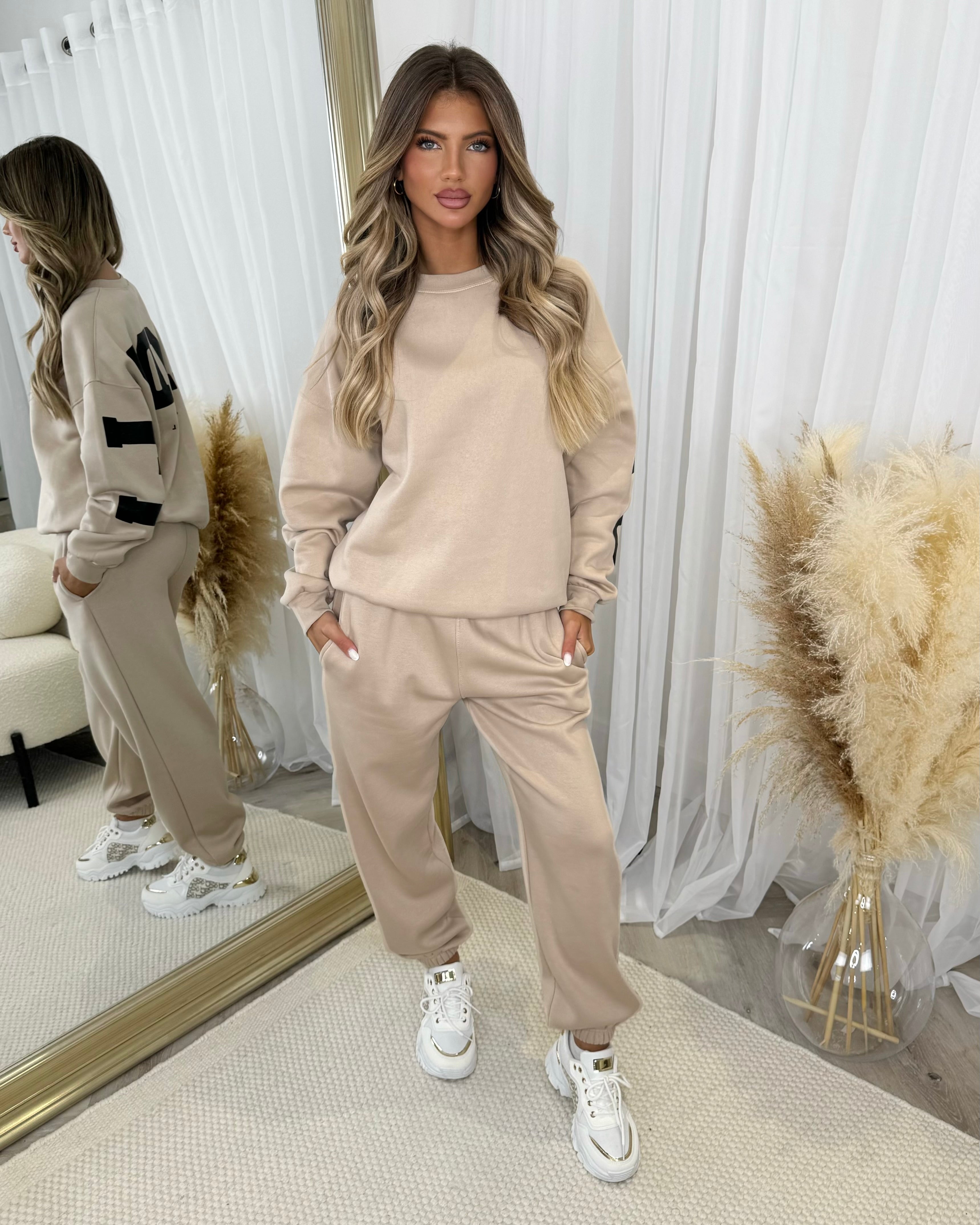 Harlow Plain Fleece Lined Cuffed Leg Joggers - Beige – GlamDoll Fashion